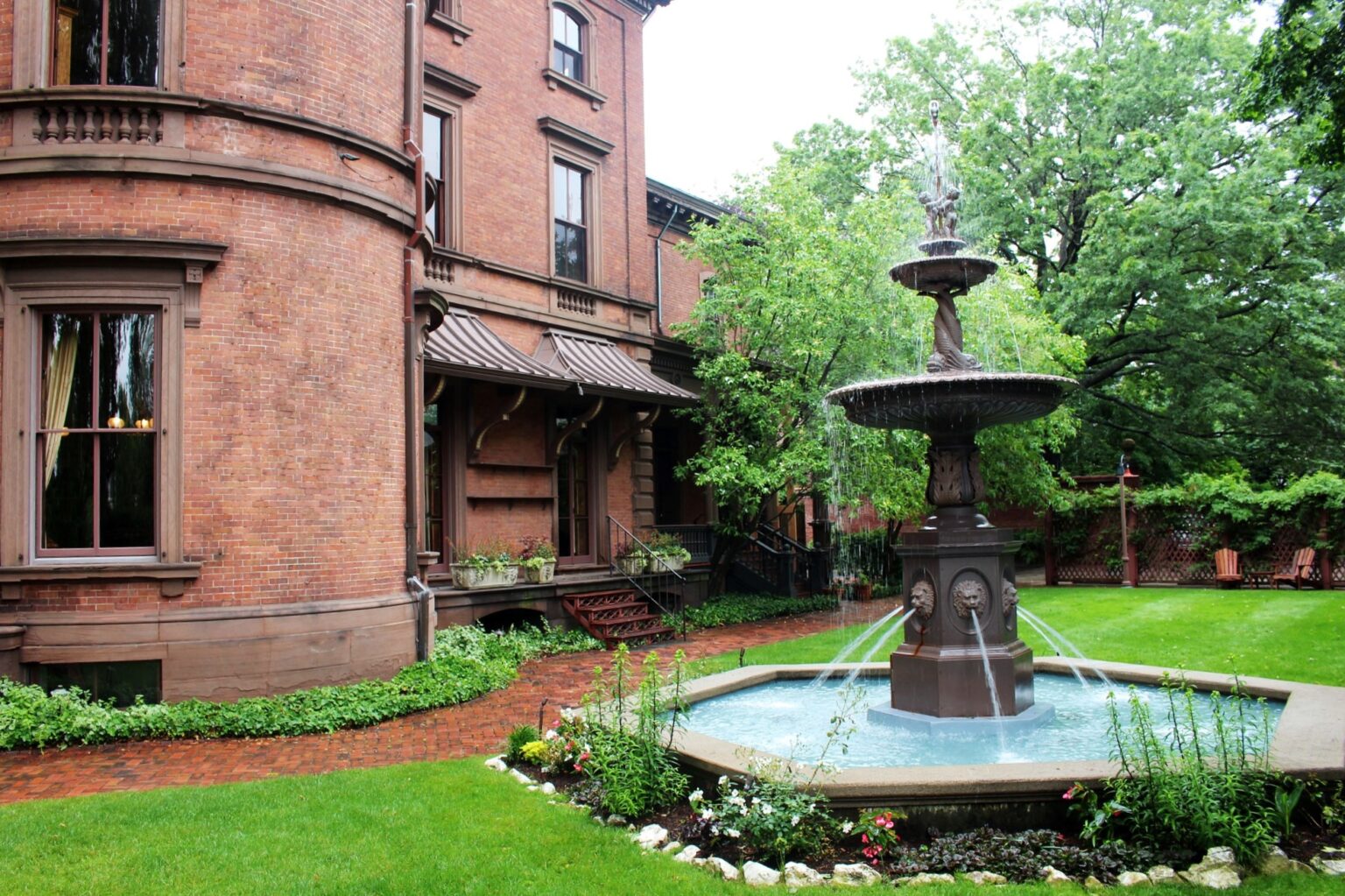 Historic House Museums in Rhode Island - Rhode Island Red Food Tours